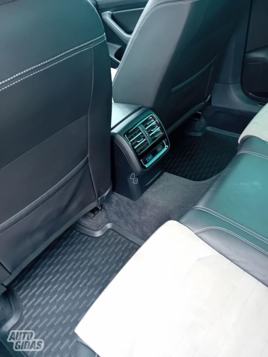 Volkswagen Passat 2016 in Jonava, with an engine capacity of 2.00 L and mileage of 200 thousand km for 14500 €, photo 13 on AUTOMOTO.COM.LV