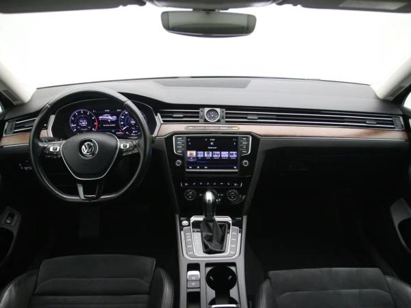Volkswagen Passat 2017 in Vilnius, with an engine capacity of 1.40 L and mileage of 238 thousand km for 11599 €, photo 2 on AUTOMOTO.COM.LV