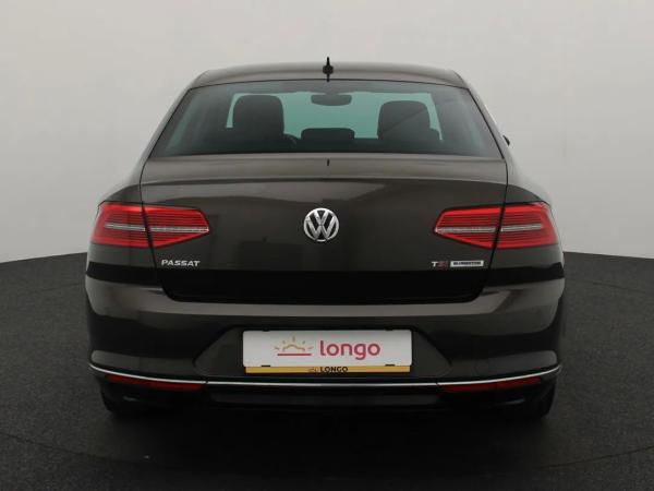 Volkswagen Passat 2017 in Vilnius, with an engine capacity of 1.40 L and mileage of 238 thousand km for 11599 €, photo 5 on AUTOMOTO.COM.LV