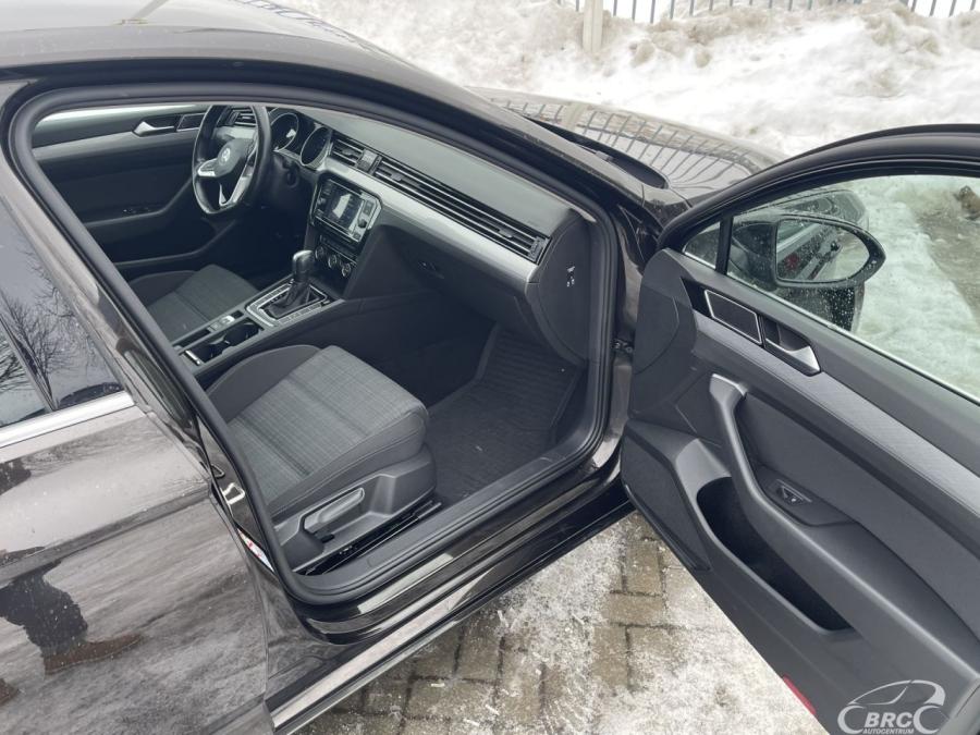 Volkswagen Passat 2019 in Klaipeda, with an engine capacity of 1.50 L and mileage of 121 thousand km for 14900 €, photo 3 on AUTOMOTO.COM.LV