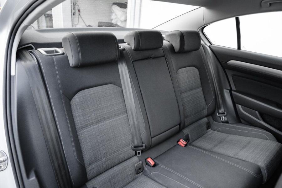 Volkswagen Passat 2022 in Riga, with an engine capacity of 2.00 L and mileage of 136 thousand km for 18050 €, photo 9 on AUTOMOTO.COM.LV