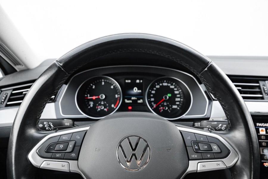Volkswagen Passat 2022 in Riga, with an engine capacity of 2.00 L and mileage of 136 thousand km for 18050 €, photo 16 on AUTOMOTO.COM.LV