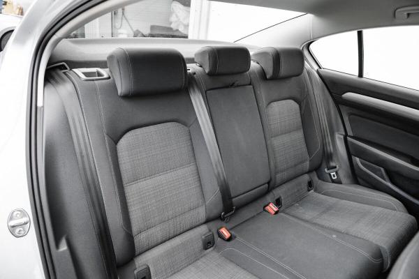 Volkswagen Passat 2022 in Riga, with an engine capacity of 2.00 L and mileage of 101 thousand km for 18200 €, photo 7 on AUTOMOTO.COM.LV