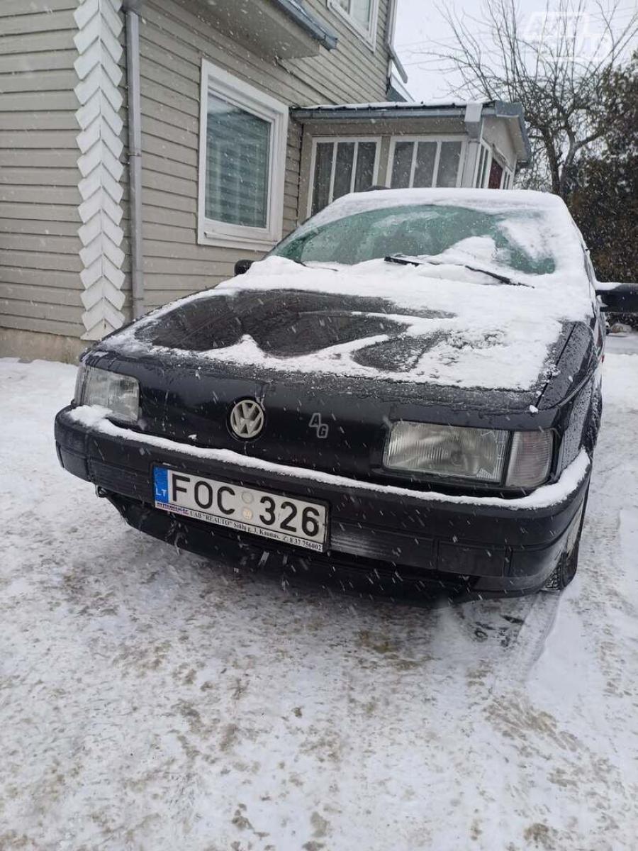 Volkswagen Passat 1992 Marijampole, ar dzinēja tilpumu 1.80 L un nobraukumu 190 tūkst. km par 1200 €, foto 1 vietnē AUTOMOTO.COM.LV