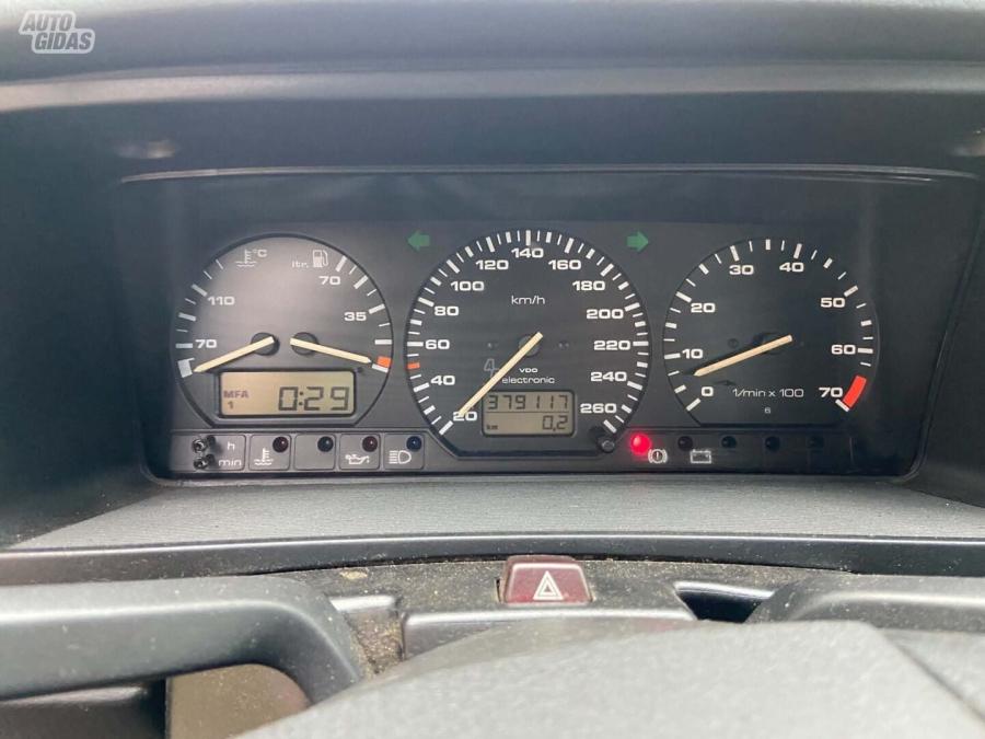 Volkswagen Passat 1992 in Gargzdai, with an engine capacity of 2.80 L and mileage of 379 thousand km for 2000 €, photo 12 on AUTOMOTO.COM.LV