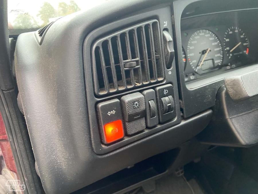 Volkswagen Passat 1992 in Gargzdai, with an engine capacity of 2.80 L and mileage of 379 thousand km for 2000 €, photo 18 on AUTOMOTO.COM.LV