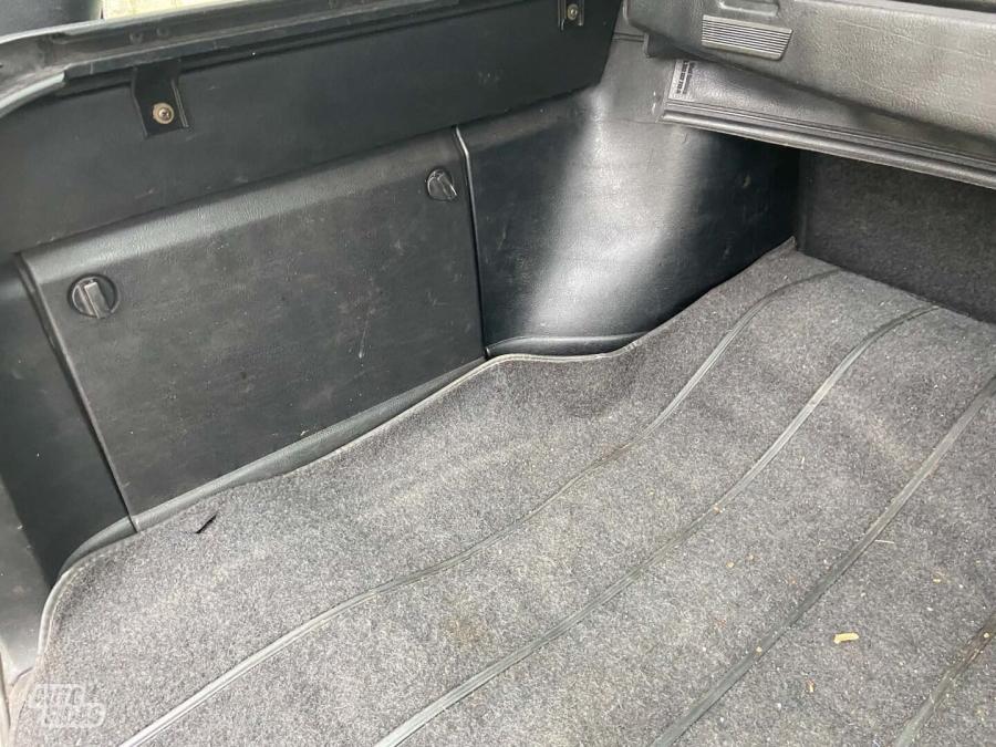 Volkswagen Passat 1992 in Gargzdai, with an engine capacity of 2.80 L and mileage of 379 thousand km for 2000 €, photo 19 on AUTOMOTO.COM.LV