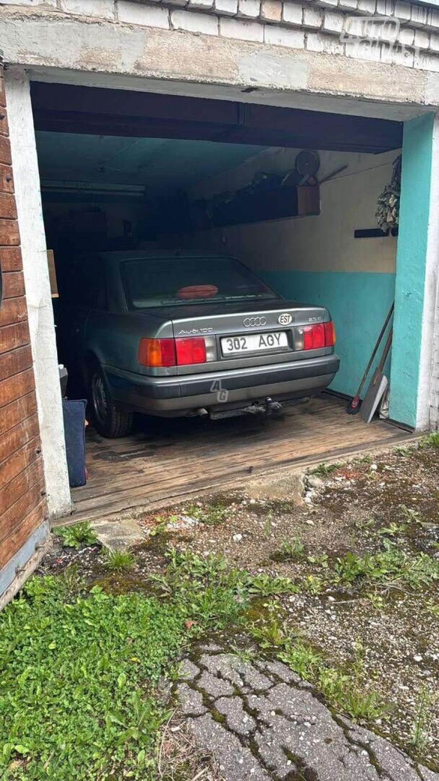Volkswagen Passat 1993 in Anyksciai, with an engine capacity of 2.00 L and mileage of 325 thousand km for 750 €, photo 4 on AUTOMOTO.COM.LV