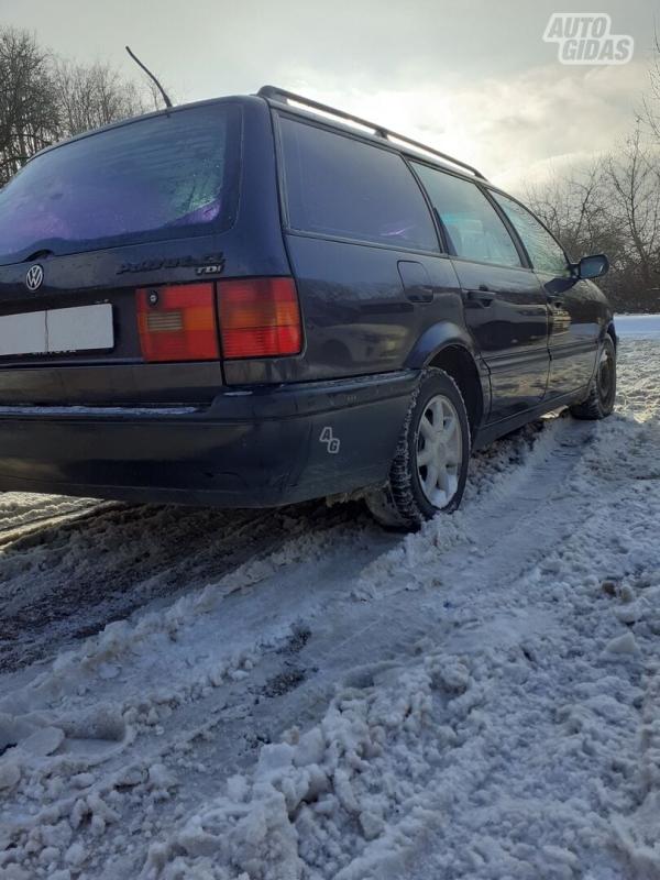 Volkswagen Passat 1994 in Vilnius, with an engine capacity of 1.90 L and mileage of 380 thousand km for 750 €, photo 3 on AUTOMOTO.COM.LV