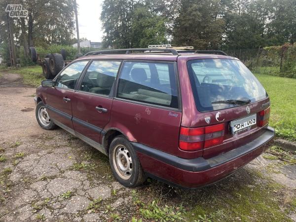 Volkswagen Passat 1995 in Vilkaviskis on AUTOMOTO.COM.LV Volkswagen Passat 1995 in Vilkaviskis, with an engine capacity of 1.90 L and mileage of 1000 thousand km for 220 €, photo 3 on AUTOMOTO.COM.LV
