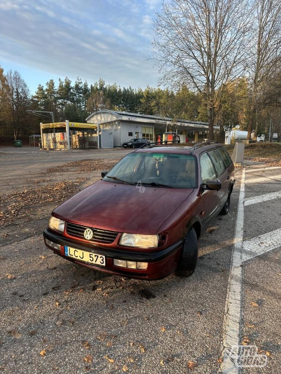 Volkswagen Passat 1995 Viļņa, ar dzinēja tilpumu 1.90 L un nobraukumu 350 tūkst. km par 1000 €, foto 1 vietnē AUTOMOTO.COM.LV