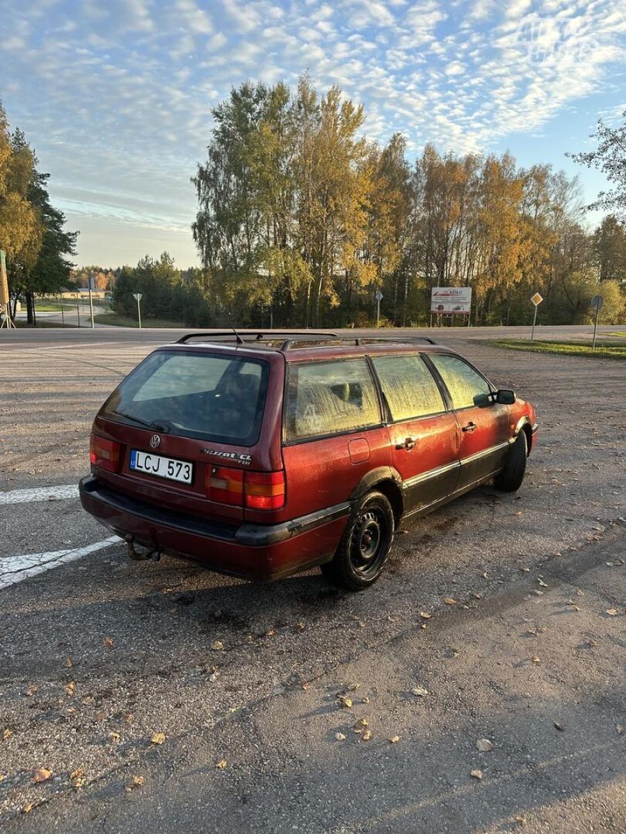 Volkswagen Passat 1995 Viļņa, ar dzinēja tilpumu 1.90 L un nobraukumu 350 tūkst. km par 1000 €, foto 5 vietnē AUTOMOTO.COM.LV