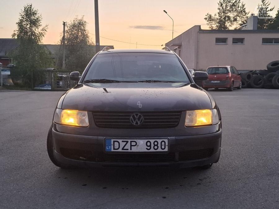 Volkswagen Passat 1997 in Pakruojis, with an engine capacity of 1.90 L and mileage of 368 thousand km for 750 €, photo 3 on AUTOMOTO.COM.LV