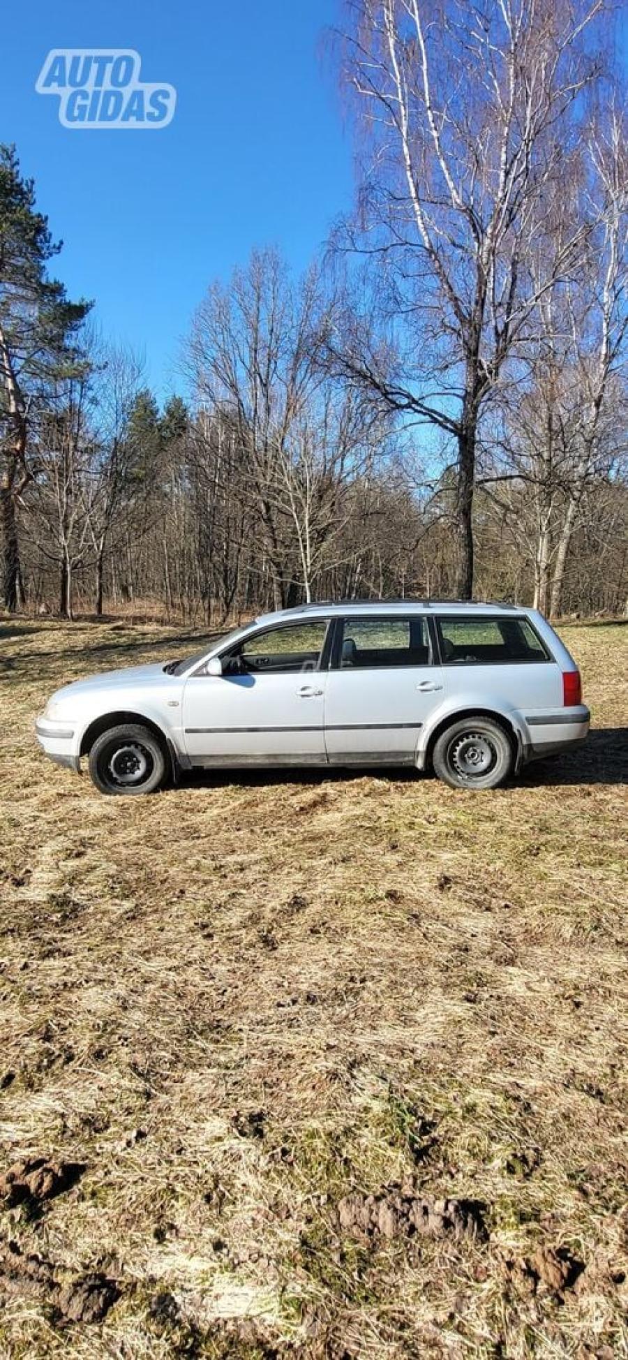 Volkswagen Passat 1998 in Utena, with an engine capacity of 1.60 L and mileage of 332 thousand km for 500 €, photo 2 on AUTOMOTO.COM.LV