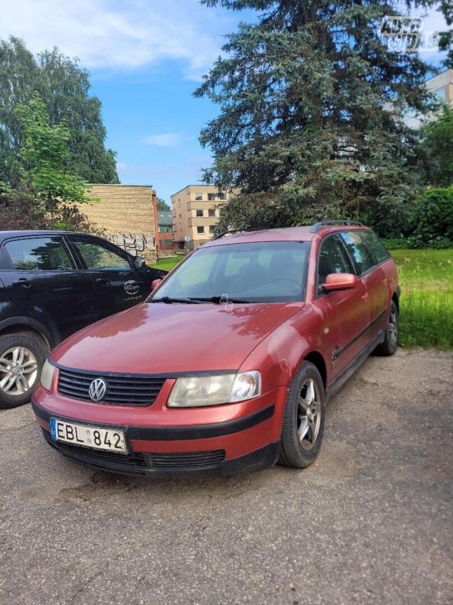 Volkswagen Passat 1998 in Utena, with an engine capacity of 1.80 L and mileage of 320 thousand km for 400 €, photo 1 on AUTOMOTO.COM.LV