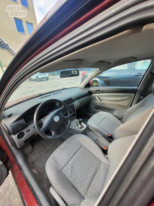 Volkswagen Passat 1998 in Utena, with an engine capacity of 1.80 L and mileage of 320 thousand km for 400 €, photo 4 on AUTOMOTO.COM.LV