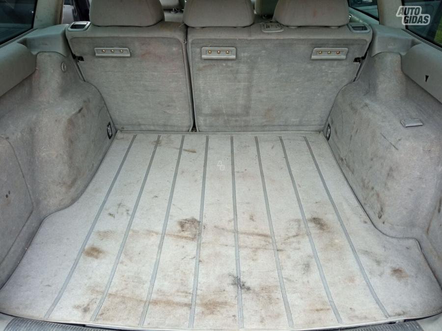 Volkswagen Passat 1998 in Vilnius, with an engine capacity of 1.90 L and mileage of 392 thousand km for 990 €, photo 17 on AUTOMOTO.COM.LV