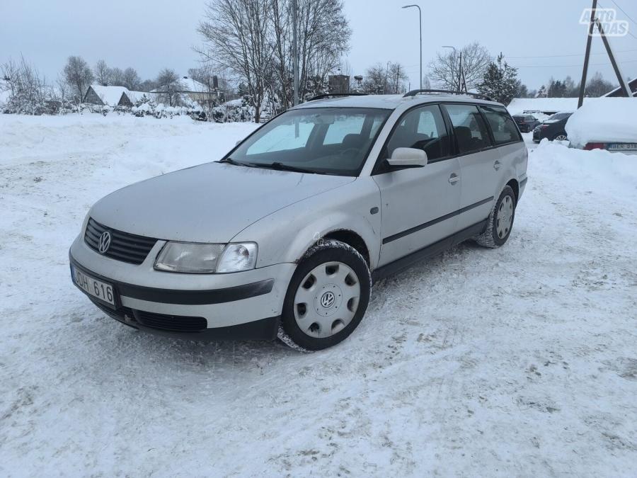 Volkswagen Passat 1999 in Klaipeda, with an engine capacity of 1.90 L and mileage of 300 thousand km for 900 €, photo 1 on AUTOMOTO.COM.LV