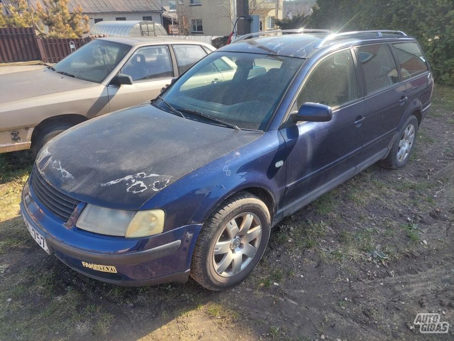 Volkswagen Passat 1999 Varėna, ar dzinēja tilpumu 2.80 L un nobraukumu 400 tūkst. km par 700 €, foto 1 vietnē AUTOMOTO.COM.LV