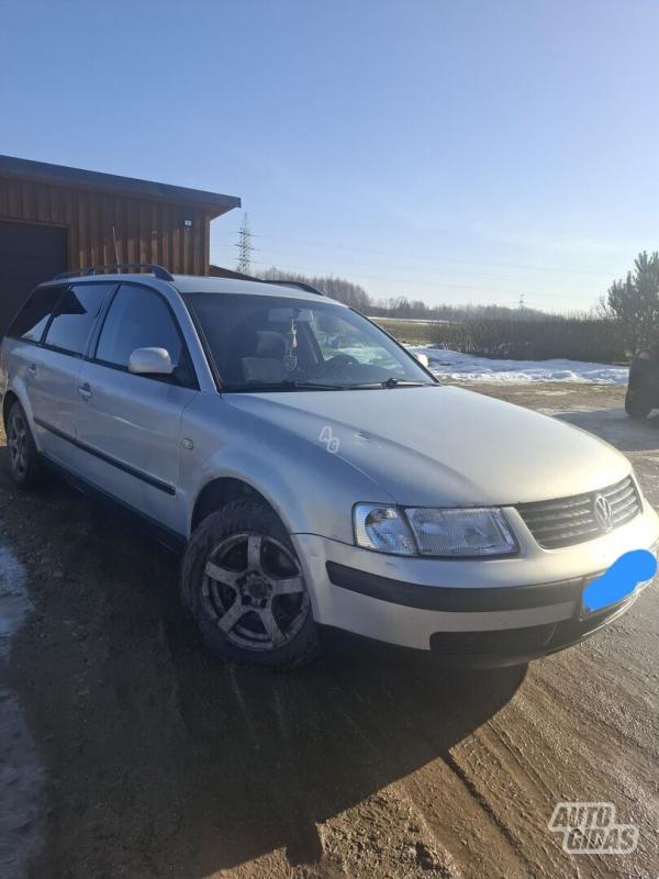 Volkswagen Passat 1999 in Elektrenai, with an engine capacity of 1.90 L and mileage of 335 thousand km for 990 €, photo 6 on AUTOMOTO.COM.LV