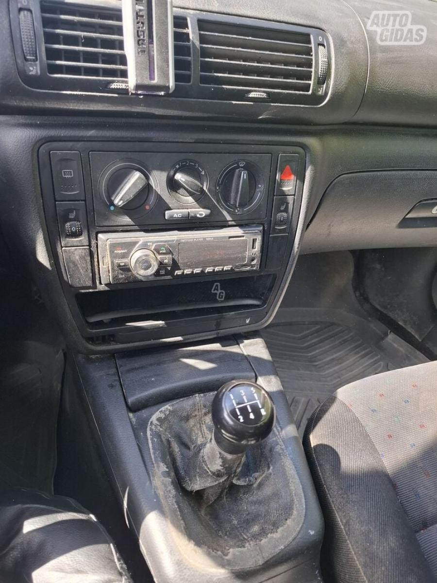 Volkswagen Passat 1999 Elektrėnai, ar dzinēja tilpumu 1.90 L un nobraukumu 382 tūkst. km par 999 €, foto 17 vietnē AUTOMOTO.COM.LV