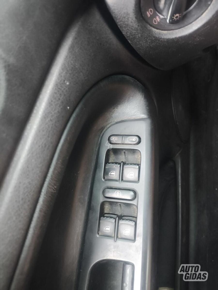 Volkswagen Passat 1999 Viļņa, ar dzinēja tilpumu 1.90 L un nobraukumu 420 tūkst. km par 1100 €, foto 14 vietnē AUTOMOTO.COM.LV