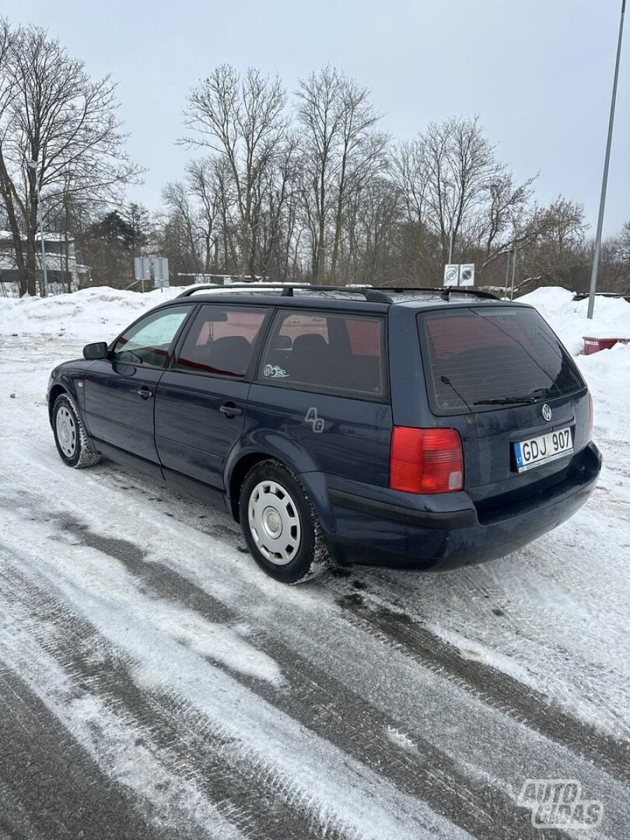 Volkswagen Passat 2000 in Pakruojis, with an engine capacity of 1.60 L and mileage of 200 thousand km for 1000 €, photo 2 on AUTOMOTO.COM.LV