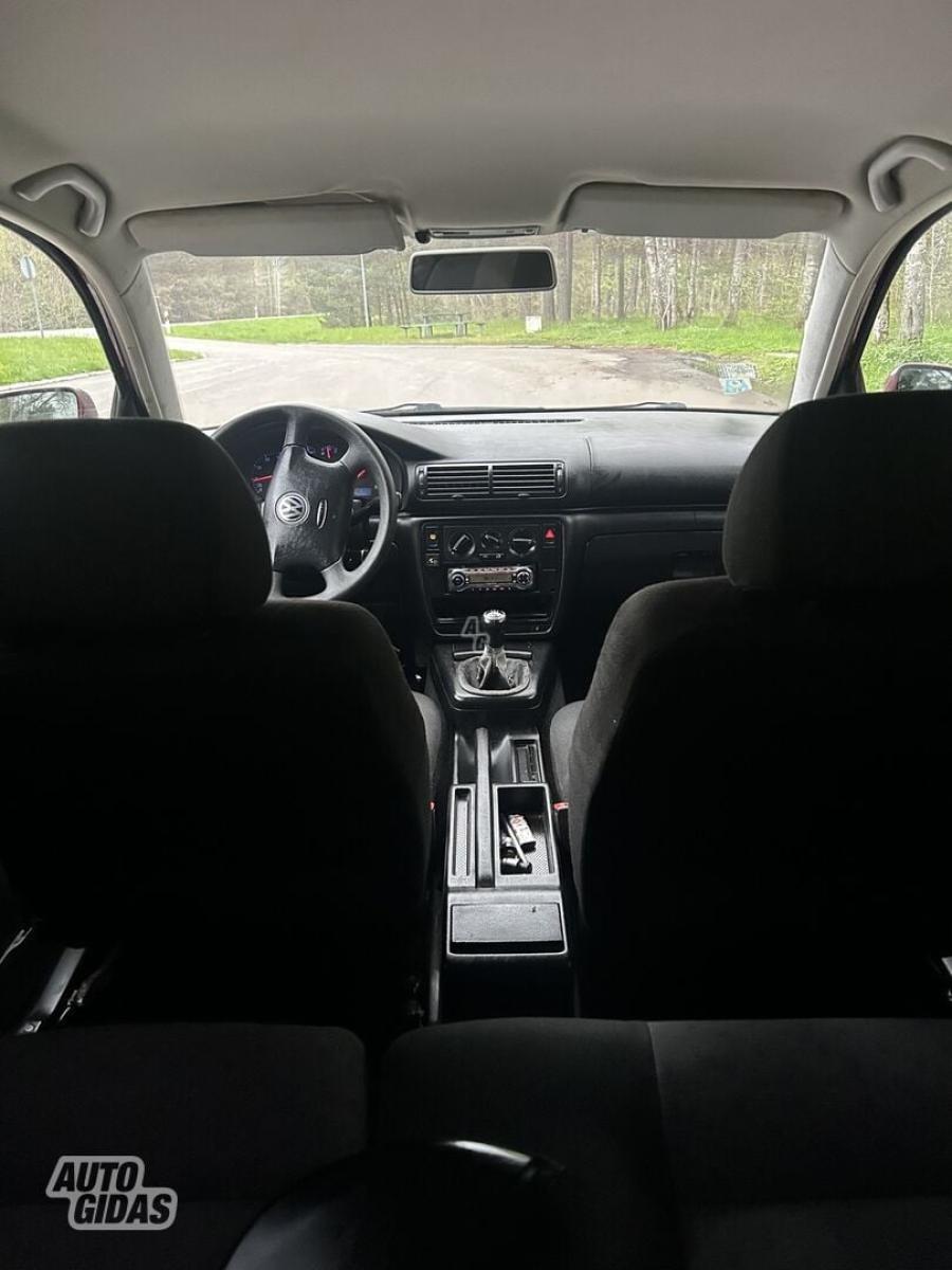 Volkswagen Passat 2000 in Klaipeda, with an engine capacity of 1.60 L and mileage of 228 thousand km for 1720 €, photo 10 on AUTOMOTO.COM.LV
