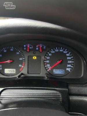 Volkswagen Passat 2000 in Klaipeda, with an engine capacity of 1.60 L and mileage of 228 thousand km for 1720 €, photo 13 on AUTOMOTO.COM.LV