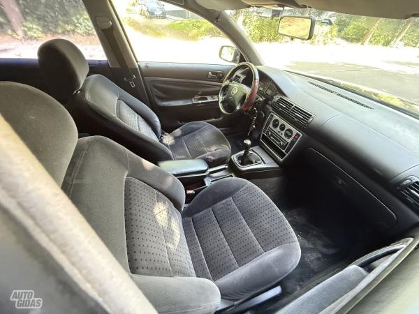 Volkswagen Passat 2000 Viļņa, ar dzinēja tilpumu 1.90 L un nobraukumu 400 tūkst. km par 950 €, foto 10 vietnē AUTOMOTO.COM.LV