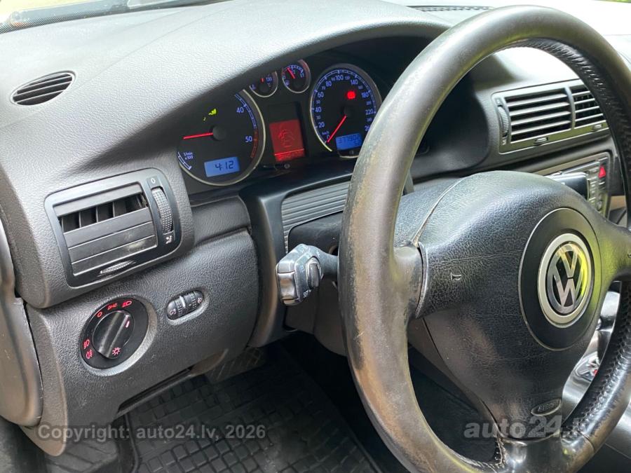Volkswagen Passat 2002 in Tallinn, with an engine capacity of 1.90 L and mileage of 378 thousand km for 1450 €, photo 12 on AUTOMOTO.COM.LV