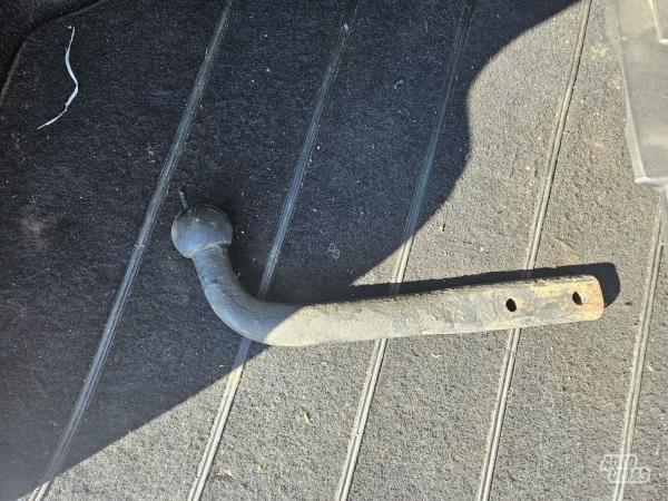 Volkswagen Passat 2002 in Vilkaviskis, with an engine capacity of 1.90 L and mileage of 301 thousand km for 650 €, photo 6 on AUTOMOTO.COM.LV