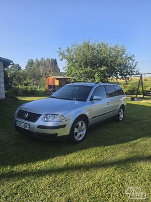 Volkswagen Passat 2002 in Vilnius, with an engine capacity of 1.90 L and mileage of 304 thousand km for 1000 €, photo  on AUTOMOTO.COM.LV