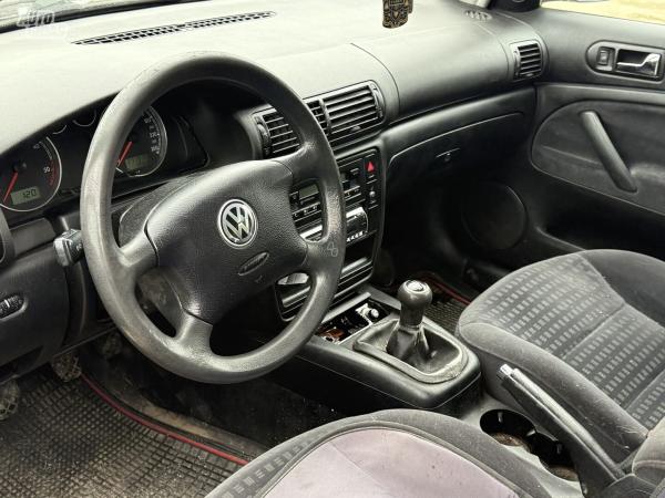 Volkswagen Passat 2002 in Kaunas on AUTOMOTO.COM.LV Volkswagen Passat 2002 in Kaunas, with an engine capacity of 1.90 L and mileage of 270 thousand km for 850 €, photo 8 on AUTOMOTO.COM.LV