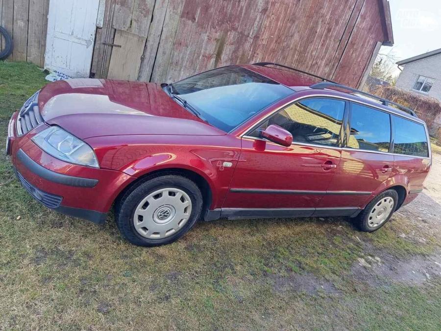 Volkswagen Passat 2003 in Sakiai, with an engine capacity of 1.90 L and mileage of 330 thousand km for 1450 €, photo 3 on AUTOMOTO.COM.LV