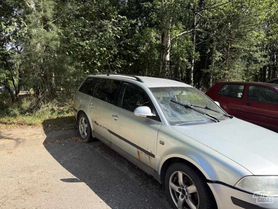 Volkswagen Passat 2003 in Vilnius, with an engine capacity of 1.90 L and mileage of 400 thousand km for 360 €, photo 3 on AUTOMOTO.COM.LV