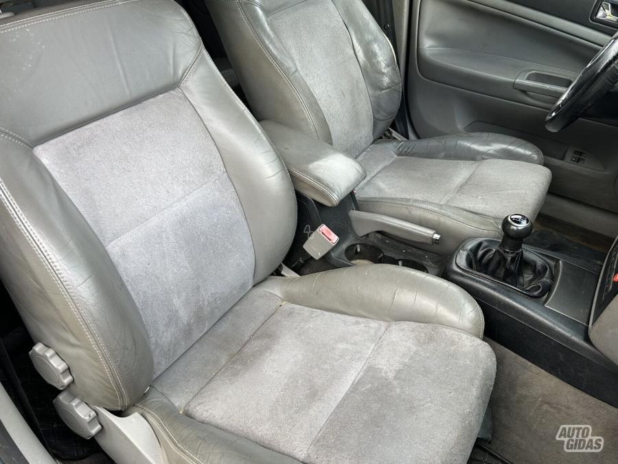 Volkswagen Passat 2003 in Silute, with an engine capacity of 1.90 L and mileage of 472 thousand km for 1250 €, photo 13 on AUTOMOTO.COM.LV