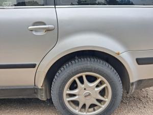 Volkswagen Passat 2004 in Vilnius, with an engine capacity of 1.90 L and mileage of 382 thousand km for 1550 €, photo 5 on AUTOMOTO.COM.LV