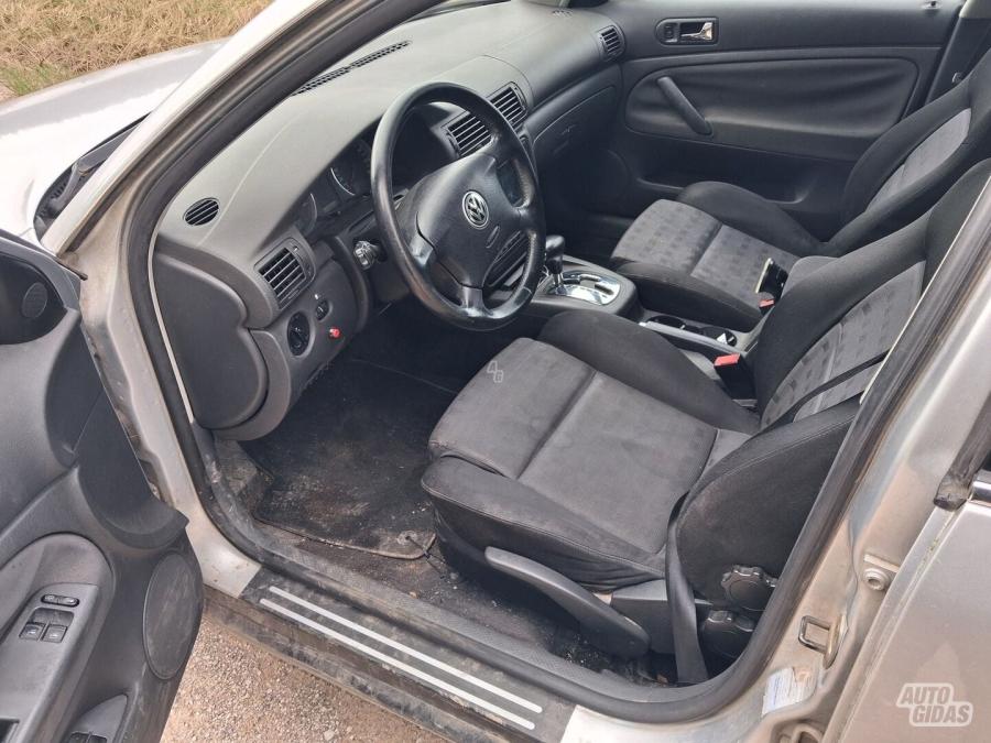Volkswagen Passat 2004 in Vilnius, with an engine capacity of 1.90 L and mileage of 382 thousand km for 1550 €, photo 11 on AUTOMOTO.COM.LV