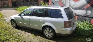Volkswagen Passat 2004 in Kaunas, with an engine capacity of 2.50 L and mileage of 450 thousand km for 999 €, photo 5 on AUTOMOTO.COM.LV