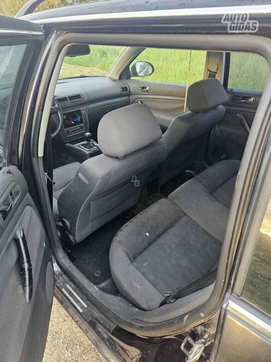 Volkswagen Passat 2004 Vievis, ar dzinēja tilpumu 1.90 L un nobraukumu 400 tūkst. km par 700 €, foto 11 vietnē AUTOMOTO.COM.LV