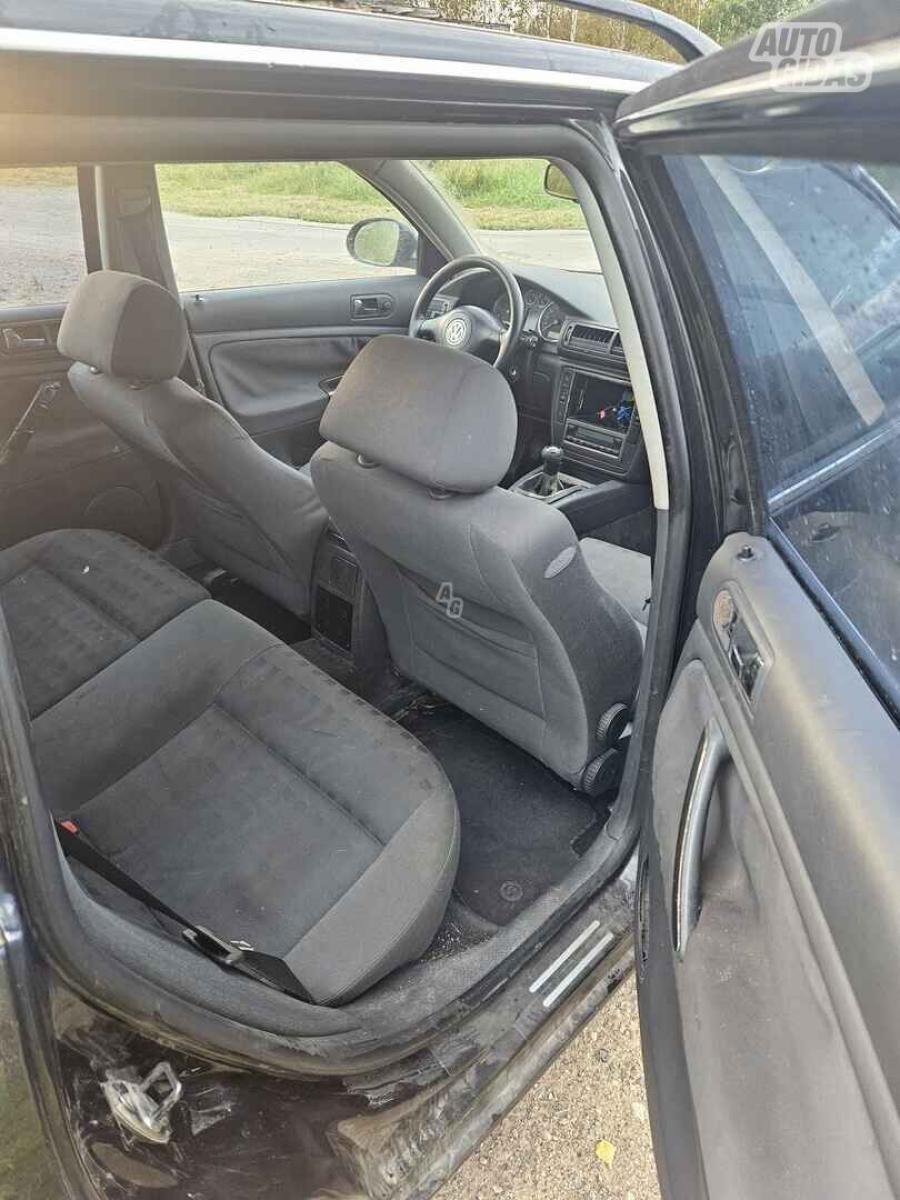 Volkswagen Passat 2004 Vievis, ar dzinēja tilpumu 1.90 L un nobraukumu 400 tūkst. km par 700 €, foto 13 vietnē AUTOMOTO.COM.LV