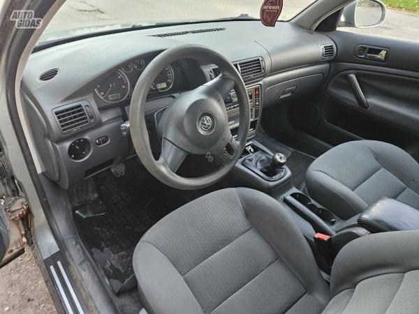 Volkswagen Passat 2004 in Kaunas on AUTOMOTO.COM.LV Volkswagen Passat 2004 in Kaunas, with an engine capacity of 1.90 L and mileage of 386 thousand km for 1190 €, photo 5 on AUTOMOTO.COM.LV