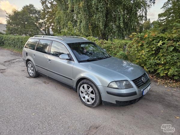 Volkswagen Passat 2004 in Kaunas on AUTOMOTO.COM.LV Volkswagen Passat 2004 in Kaunas, with an engine capacity of 1.90 L and mileage of 386 thousand km for 1190 €, photo 7 on AUTOMOTO.COM.LV