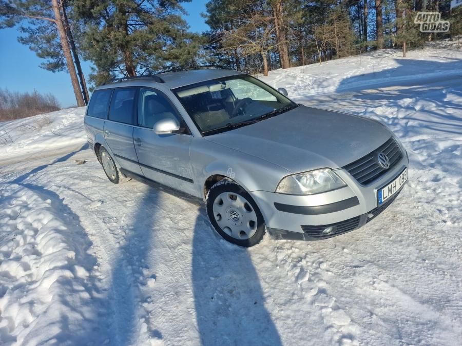 Volkswagen Passat 2005 in Anyksciai, with an engine capacity of 1.90 L and mileage of 389 thousand km for 1290 €, photo 6 on AUTOMOTO.COM.LV