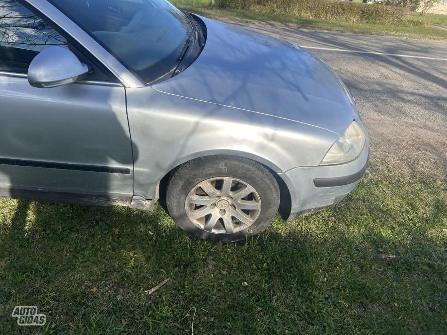 Фольксваген Пассат 2005 в Варена, объемом двигателя 1.90 л и пробегом 320 тыс. км за 500 €, фото 10 на AUTOMOTO.COM.LV