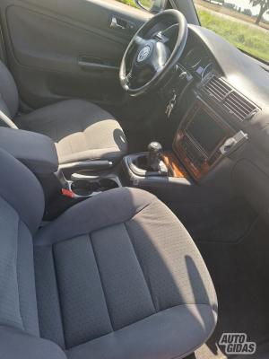 Volkswagen Passat 2005 in Vilkaviskis, with an engine capacity of 1.90 L and mileage of 369 thousand km for 1900 €, photo 9 on AUTOMOTO.COM.LV