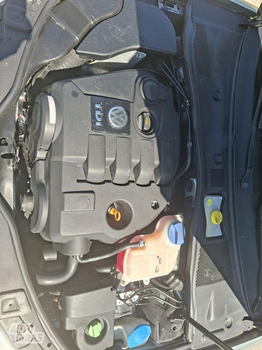 Volkswagen Passat 2005 in Vilkaviskis, with an engine capacity of 1.90 L and mileage of 369 thousand km for 1900 €, photo 11 on AUTOMOTO.COM.LV