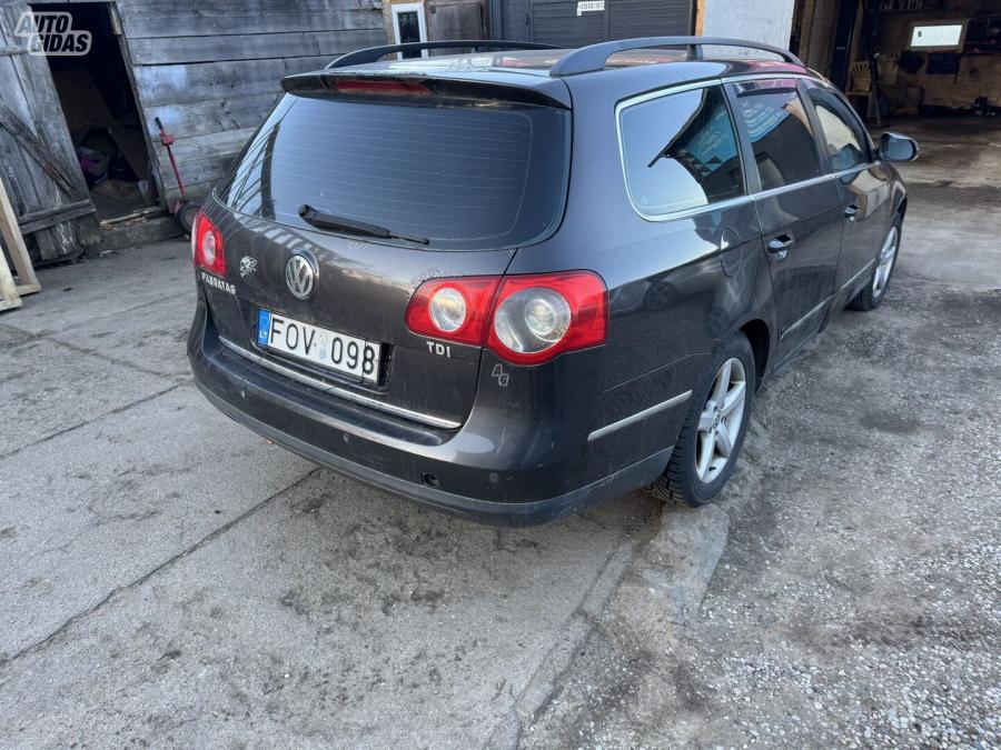 Volkswagen Passat 2006 Kauņa, ar dzinēja tilpumu 1.90 L un nobraukumu 111 tūkst. km par 800 €, foto 7 vietnē AUTOMOTO.COM.LV