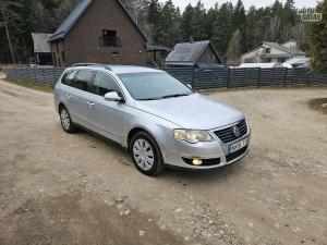 Volkswagen Passat 2006 in Prienai, with an engine capacity of 2.00 L and mileage of 316 thousand km for 1250 €, photo  on AUTOMOTO.COM.LV
